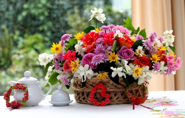 Pictures of Beautiful Bouquets of Flowers. 80 Pieces of Stunning Photos
